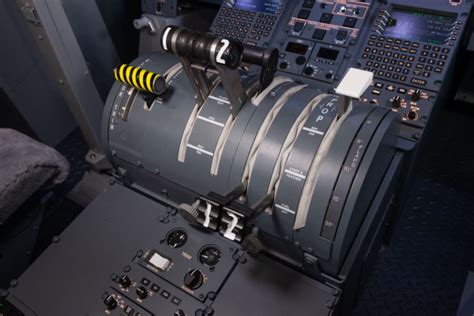 Dash 8 Q400 Ftd Simulator Immersive Q400 Flight Training Devices Fds