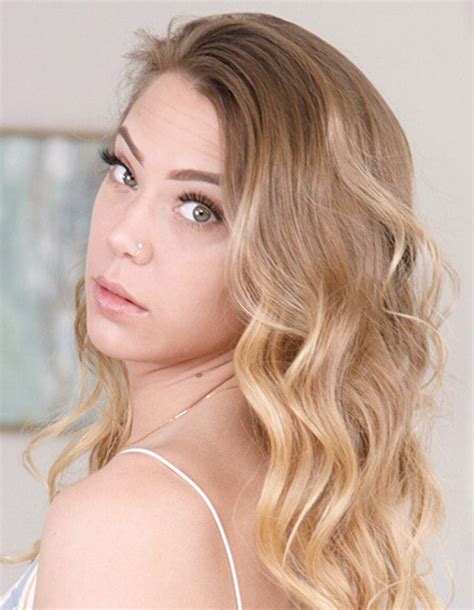 Avery Cristy Biography Wiki Personal Life Photos Age Height And