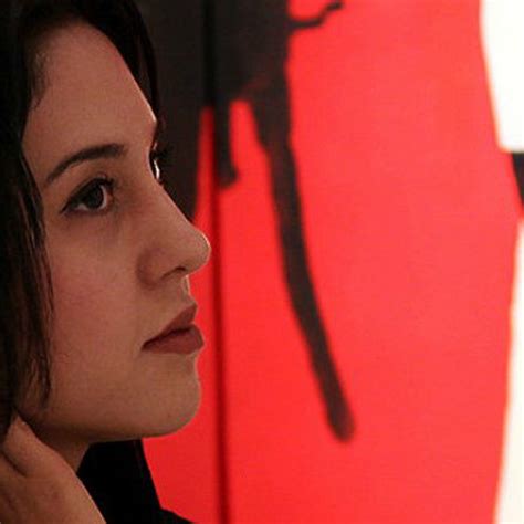 Stream مرد آلمانی گفت عاشق ننه‌قمر شده By Bbc Persian Listen Online