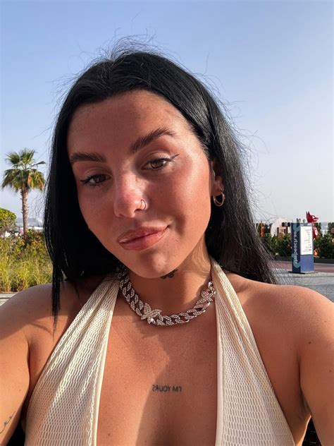 Do Freckles Look Good On Girls With My Skin Tone R Freckledgirls