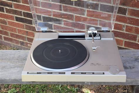 Phase Linear Turntable Model 8000