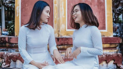 Subtle Behaviors That Make People Dislike You Almost Instantly Yourtango