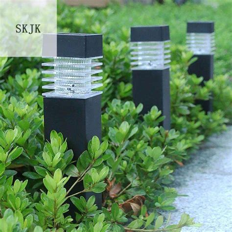 Skjk กันน้ำกันน้ำได้ โคมไฟพื้นดินปลั๊กอินพลังงานแสงอาทิตย์ การควบคุมด้วยแสง พลาสติกทำจากพลาสติก