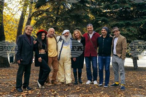 Преподаватели по изкуства във Варна отправиха общ поздрав към децата за Деня на будителите Утро