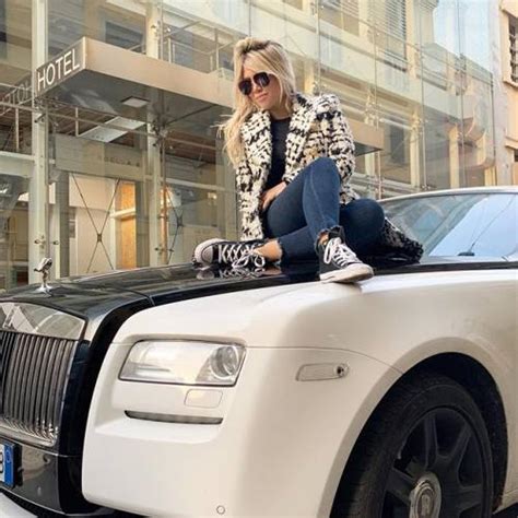 Wanda Nara Provocante Su Instagram Ops Tette IlGiornale It