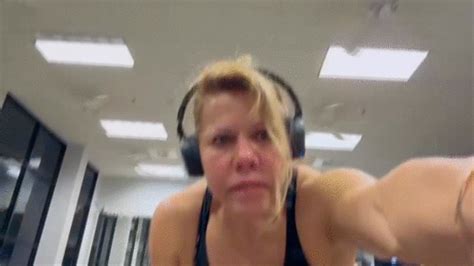 Stretch And Chat Spontaneous Calves Tease Clips4sale