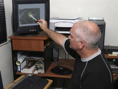 Meteorologists Scientists Who Study Changes In The Earth S Atmosphere That Affect Weather