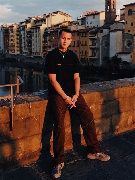 Makin Kece Ini 6 Potret Herjunot Ali Saat Liburan Di Eropa