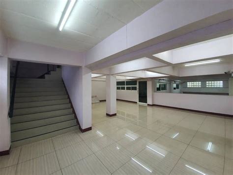 ขายอาคารพานิชย์ 4 ชั้นครึ่ง 3 คูหาติดกัน สวยมากพร้อมอยู่ 3 โฉนดครุฑแดง เนื้อที่ 42 ตร ว 756