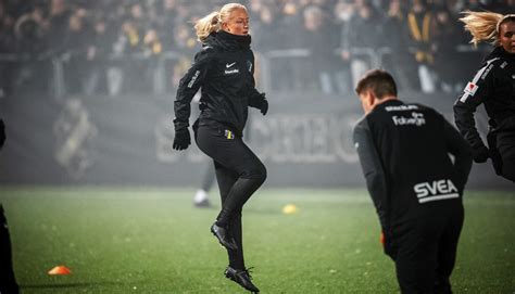 Fans Welcome Aik Back In Club Tradition For First Pre Season Session