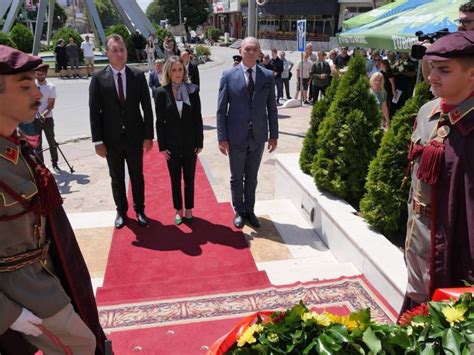 Делегација на Собранието на Македонија денес во Прилеп им оддаде чест и помен на македонските