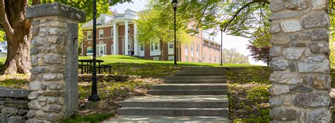 Nichols College
