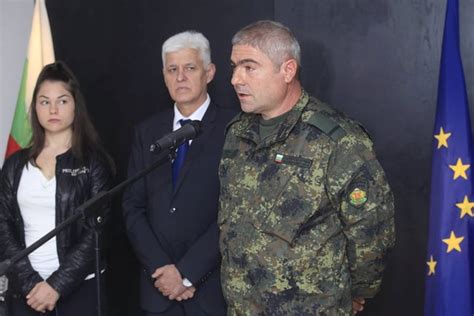 Грамота и парична награда получи ефрейтор Иван Димитров за опазването