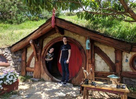 《指環王》女粉絲飛往新西蘭拍攝地還原電影場景 每日頭條