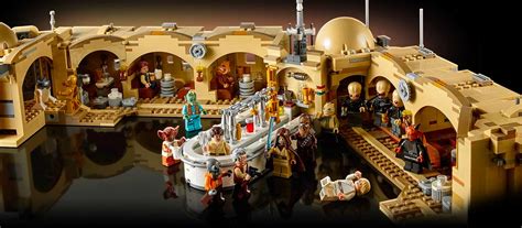 Official LEGO Mos Eisley Cantina Set Can Be a Little Rough