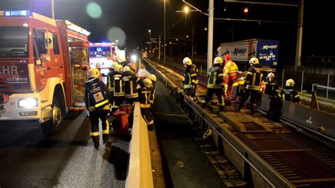 Откриха телата на двама бежанци в товарен влак в Австрия ВИДЕО Nova Bg