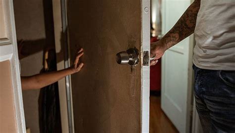 Exmilitar Se Alado De Violar A Su Hija Y Su Hijastra