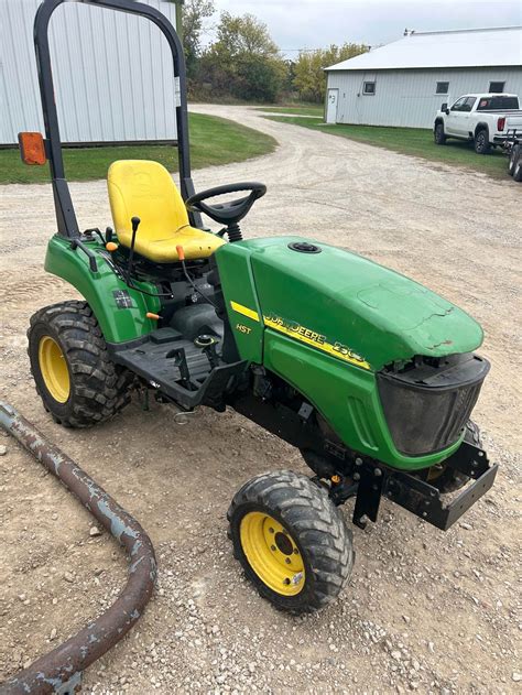 John Deere 2305 Parting Out
