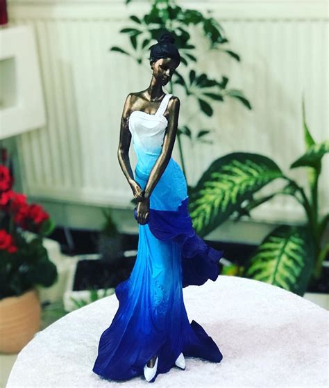 گالری ماه گل On Instagram “سلااااام مهربونا روزتون زیبا 🌸 مجسمه دختر