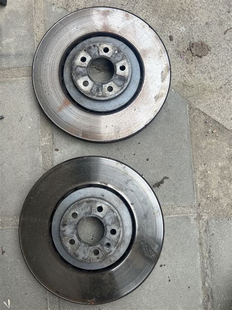 Предни дискове и спирачни апарати за Audi A8 D4 гр Варна Възраждане 1 • Olx Bg