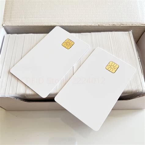 Iso7816 Üres At24c64 Chip Intelligens Ic Kártya 64k Eeprom Memória Rfid Kártyával Az Epayment