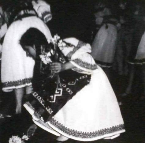 La Piazzetta Cluj Cântă Cucu N Dumbrăvioară Pe Copacul înflorit