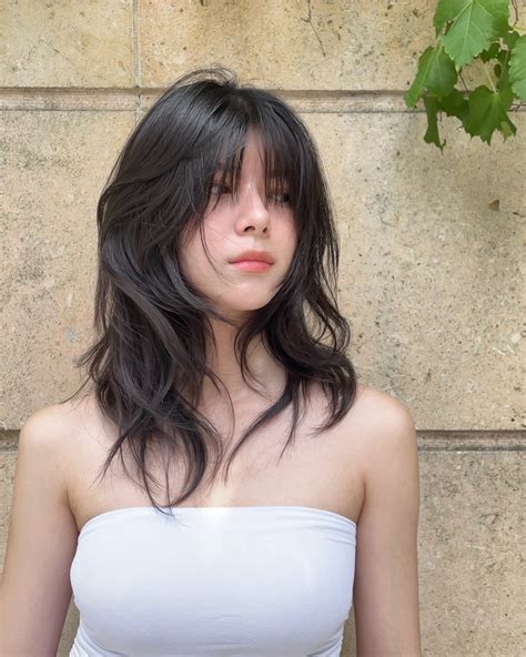 요닝 류영채 • 레이어드컷 레이어드펌 푸딩브라운 💭 올 가을 베스트 펌 디자인 살랑살랑 가벼운 시그니처 레이어드컷에 묵직한 레이어드펌••🖤 묘한 매력의 아름다움을