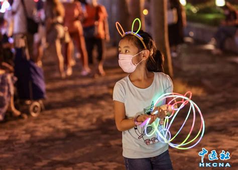香港市民尖沙咀賞月 頭條 香港中通社