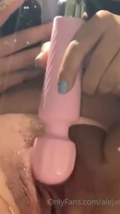 Alejandra Quiroz Tem Um Squirting Intenso Com Um Vibrador Na Sua Xoxota Carnuda Xvidioo