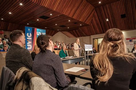 Finding Support The Role Of Peer Led Recovery Groups Royal Pitch