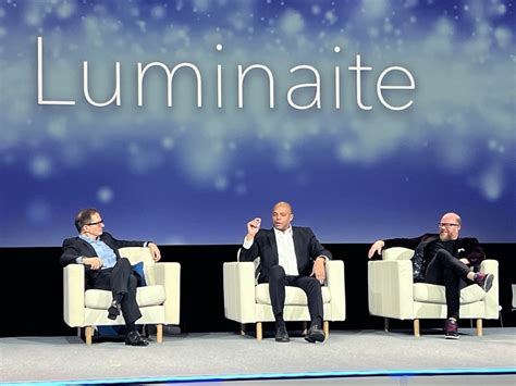 Ai Futuretech Innovation Luminaite Medtronic Spinesurgery Jeff Tew