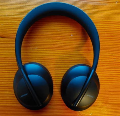 Best Noise Cancelling Headphones For Airplane And What To Avoid EH NoCord