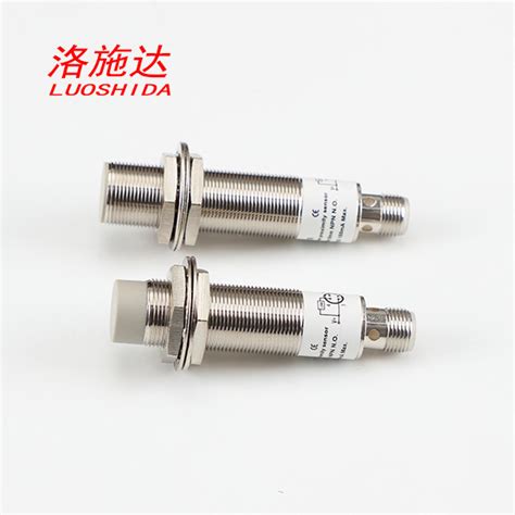 Cylindrical Inductive Proximity Switch M18 Dc 3 Wire Metal Tube With M12 4 Pin Plug