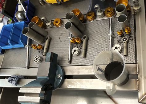 Custom Öhlins Suspension Engauge
