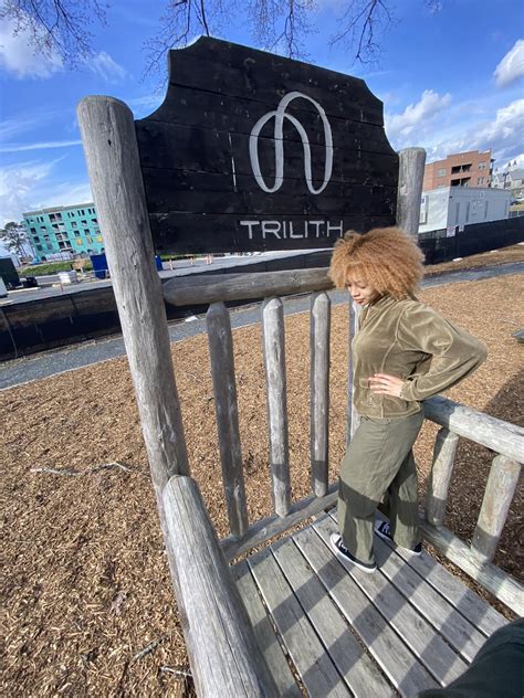 Pay On Twitter My Horny Ass Could Not Be A Seatbelt 😭😭😭