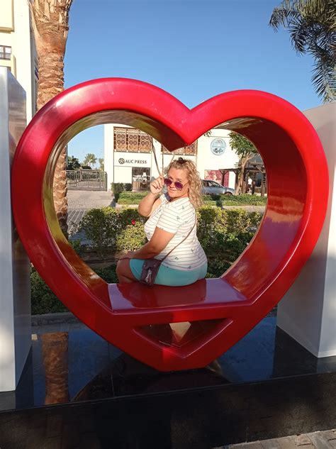 Часто люди из своего глубоко любопытства спрашивают сколько заплатил за меня муж и сколько