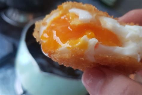 반숙 계란 튀김 만들기