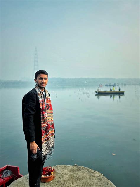 ashish nath tiwari has been nominated as the exhibitor for aura 2024 by retro kolkata magazine