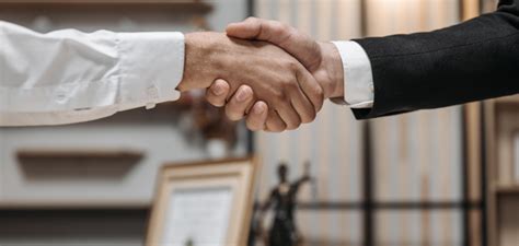 What Is The Difference Between A Solicitor And A Barrister