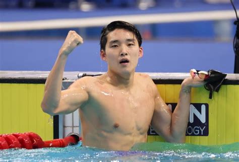한가위 주인공은 수영 3관왕 김우민·역사적 금메달 E스포츠팀