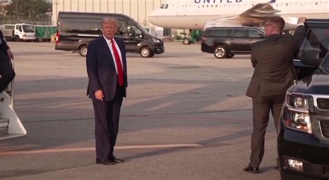 Д Трампын хууль эрх зүйн асуудал сонгуулийн кампанит ажилд нь нэмэр болж байна МОНГОЛ ТВ