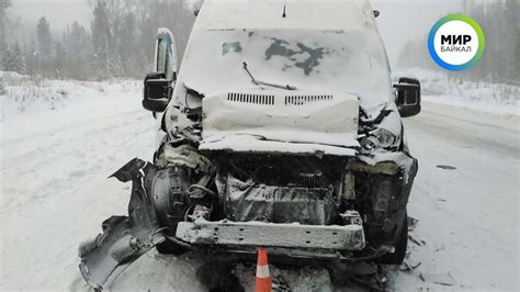 Фура снесла микроавтобус Youtube