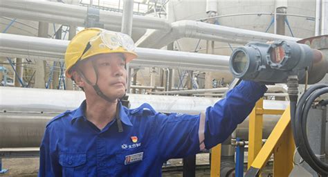 北方华锦化学工业集团有限公司 党群工作 坚守一线 努力在岗位上发光发亮记华锦集团先进生产者 乙烯分公司仪表车间储运班班长 邢乃军