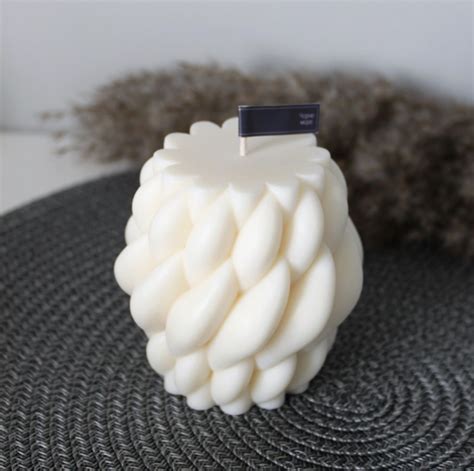 Ароматическая свеча Магия Огня соевая «Линва средняя формовая аромат клубника And сливки 280 г