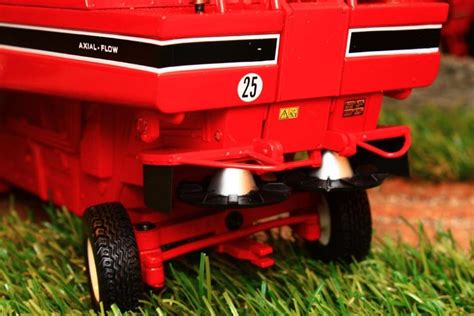 Rep087 Replicagri Ih Axial Flow 1460 Combine Harvester Brushwood Toys
