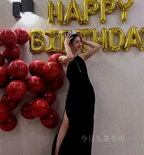 Li Xiaomeng Celebrated Her 38th Birthday In A Mansion She Looked Like