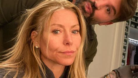 Kelly Ripa Without Makeup See Photos Of The Tv Star Bare Faced