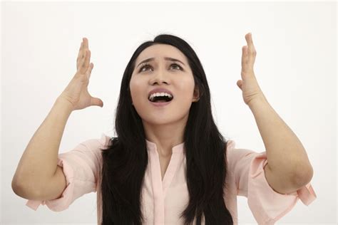 白色背景上一位马来人表情惊讶图片素材 白色背景上一位马来人表情惊讶设计素材 白色背景上一位马来人表情惊讶摄影作品 白色背景上一位马来人