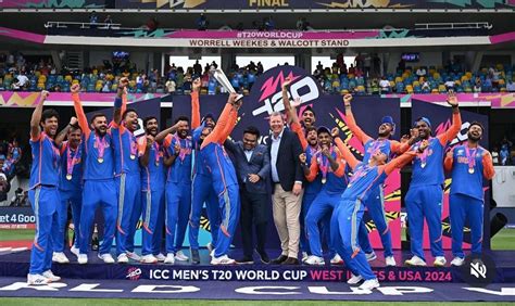 Khalid Zia On Linkedin They Were Hugged By 15 Billion People ️ What A