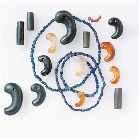 北杜市考古資料館 Hokuto City Archeological Museum 【遺跡速報 堰口遺跡展】 平成23~24年に発掘調査が行われ、縄文時代前期を中心とした大規模集落が発見さ